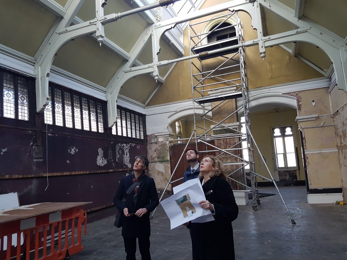 Thumbs-up to Oldham manufacturing & restoring the Oldham Gallery – Jim McMahon OBE MP